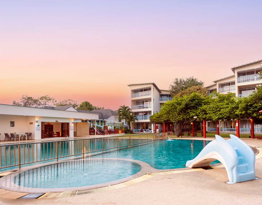 Chom View Hotel Hua Hin | Situated on main beach of Hua Hin, beginning of Khao Takiab, Province ...